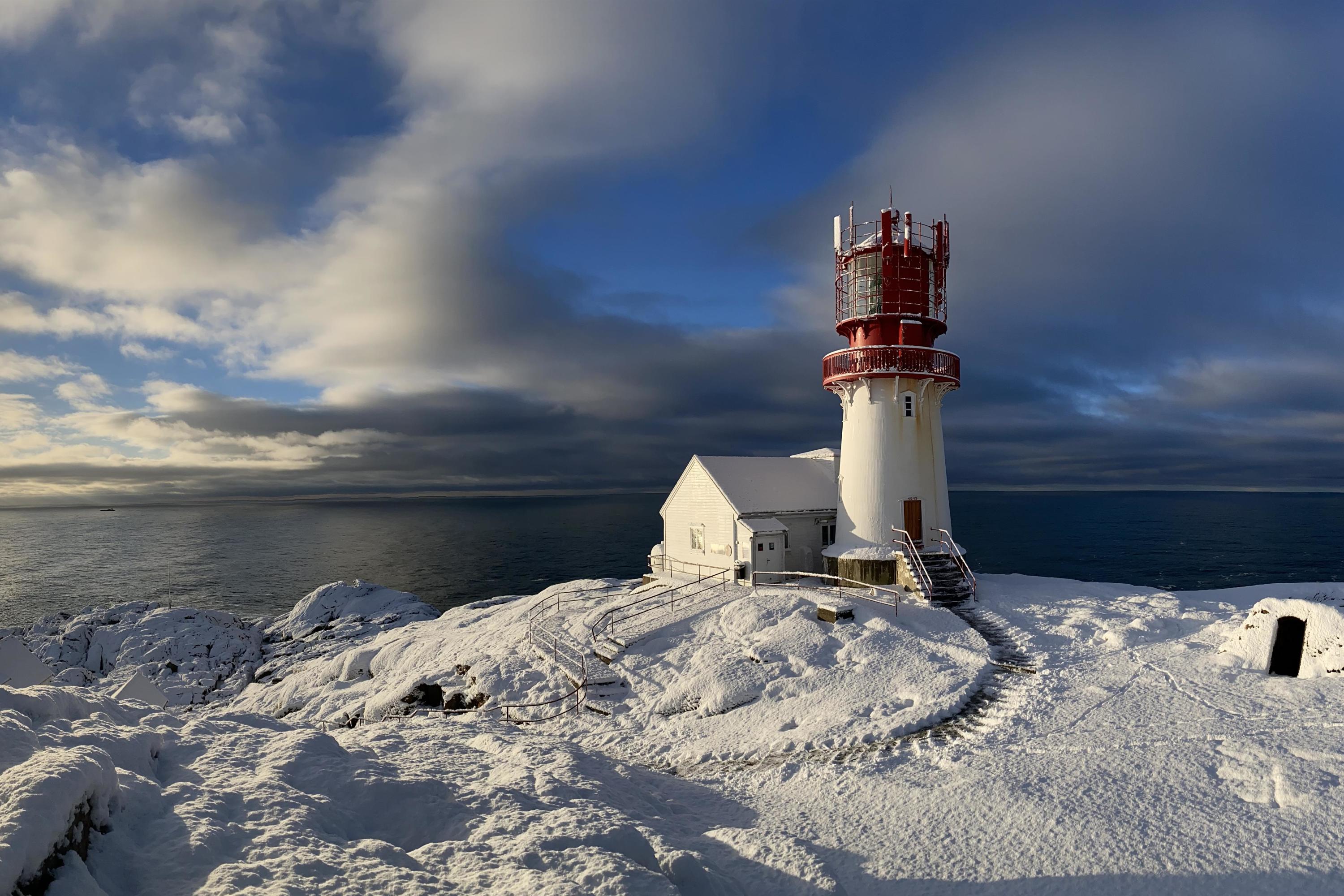 Lighthouse Wallpaper Snow